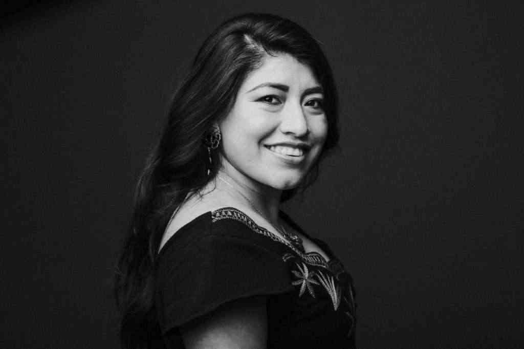 María Reyna, una soprano mixe y miembro de un gobierno indígena