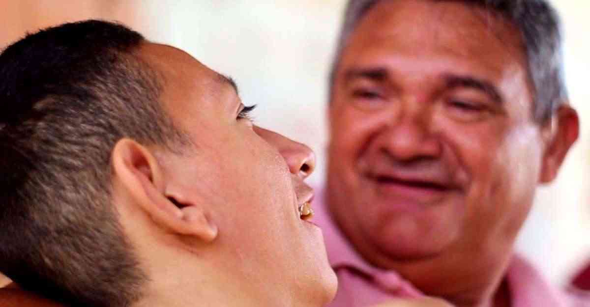 Tío renuncia a su adicción para cuidar de su sobrino con discapacidad. Acababa de quedar huérfano