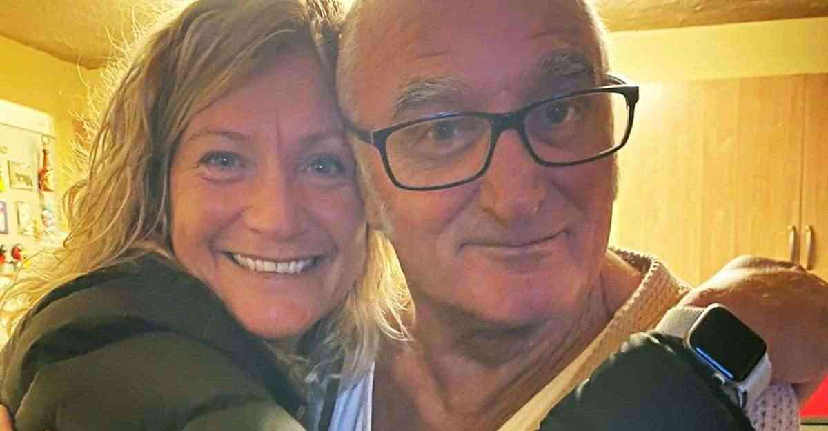 “Mamá me rechazó, pero encontré a papá y a mi hermana”: Joven celebró ... “Mamá me rechazó, pero encontré a papá y a mi hermana”: Joven celebró ...